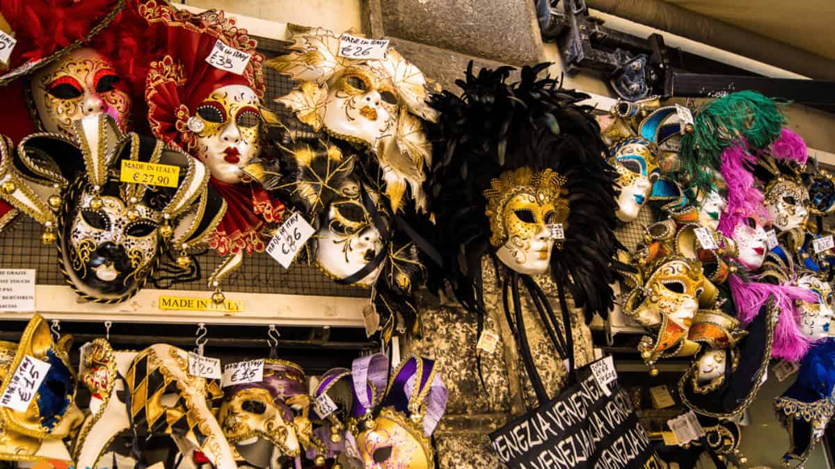 carnevale di venezia masks in venice italy • As We Saw It
